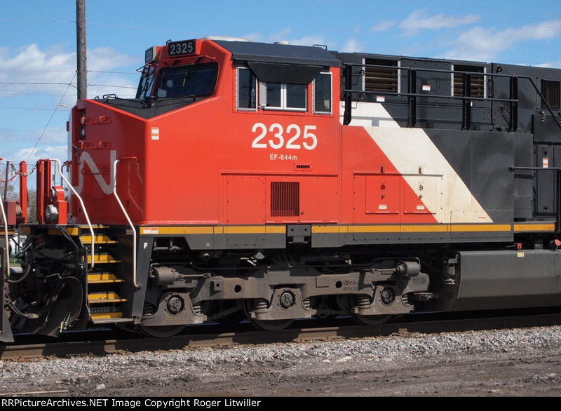 CN 2325